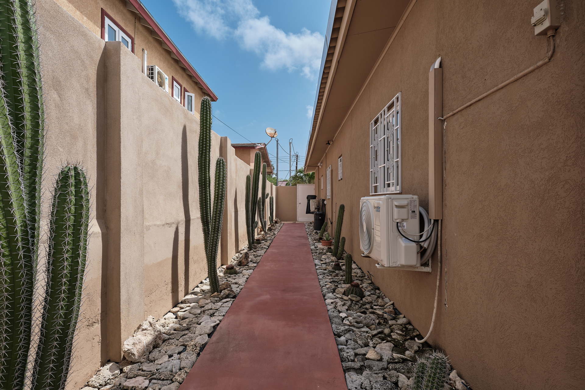 Aruba Real Estate for Sale in Oranjestad - Caya Frere Family Home